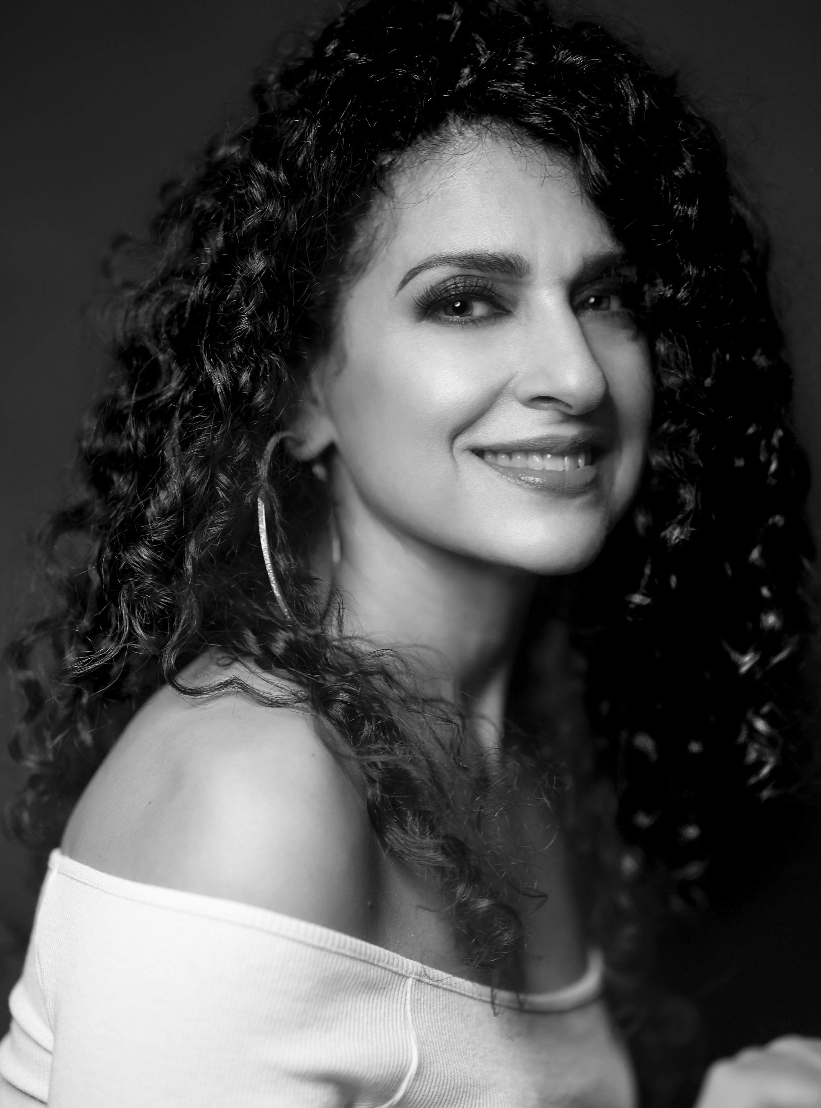 Ana León Female Wedding Singer-Photos | Ana Leon